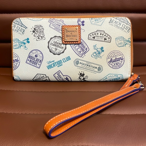 Dooney & Bourke | Bags | Large Limited Edition Disney Dvc Downey And ...